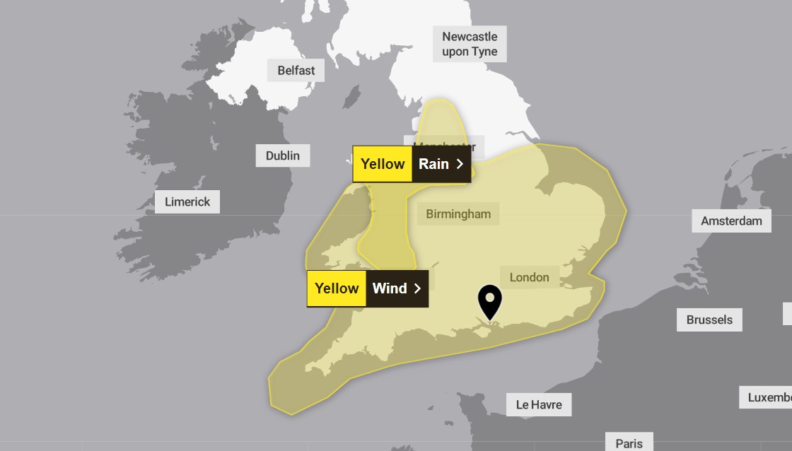 Met Office Warning: Hour by hour forecast as 75mph winds set to pummel city Met Office Warning: Hour by hour forecast as 75mph winds set to pummel city